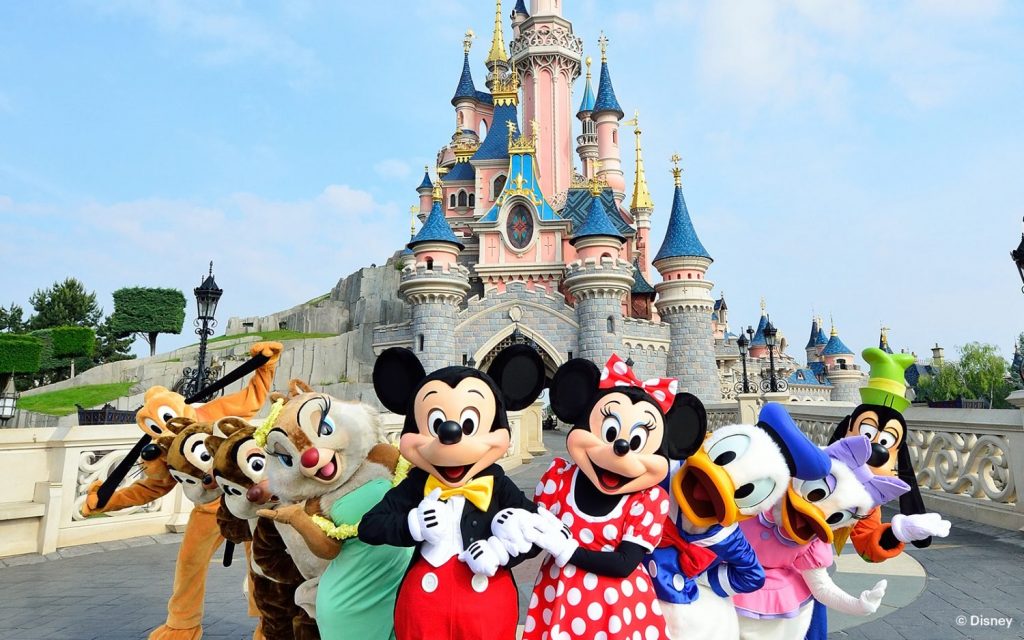 تعرّف على والت ديزني .. صاحب أهم شخصيات عالم الرسوم المتحركة